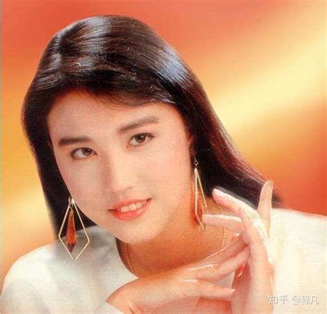 史上最美周芷若变灭绝师太！53岁周海媚惊艳岁月 知乎