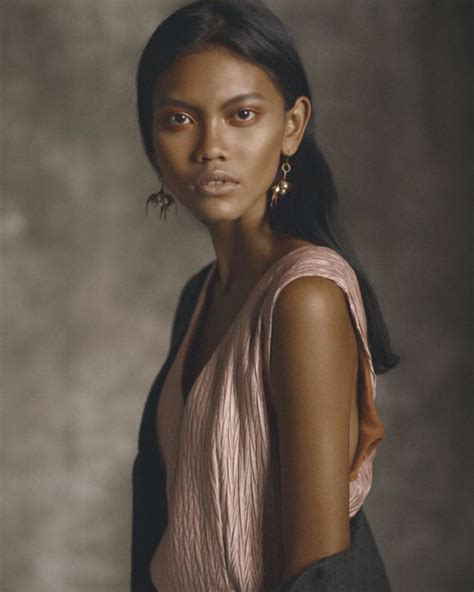 Mengenal Laras Sekar Gadis Muda Indonesia Yang Jadi Model Di Paris Fashion Week 2017