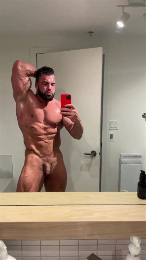 Bodybuilder Flexing After Workout Em Inglês