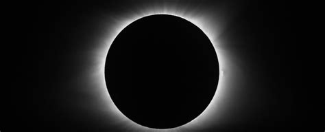 Raro eclipse solar híbrido ocurrirá esta semana