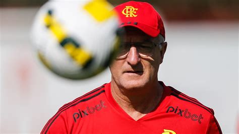 Com Cinco Mudanças Flamengo Está Escalado Para Encarar O Avaí Veja O