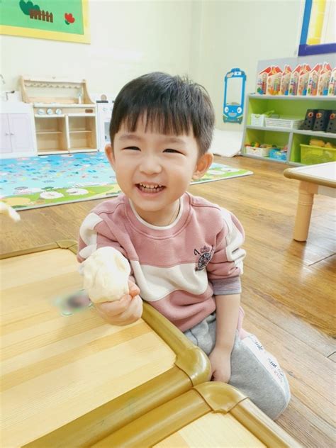 인천 해뜨는어린이집 4살만2세 색종이 비행기날리기 풍선칼놀이 밀가루 반죽놀이 네이버 블로그
