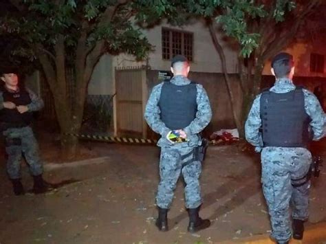 Rapaz é assassinado cinco tiros enquanto deixava lanchonete