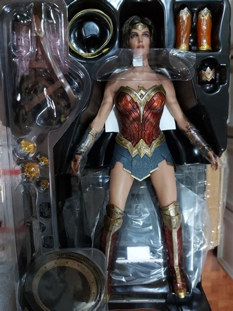 Hot Toys Justice League Wonder Woman Deluxe Version Hobbies And Toys