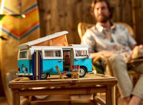 Raid Douglas Saab Halabi Así es la nueva Volkswagen T de LEGO que por supuesto debes comprar