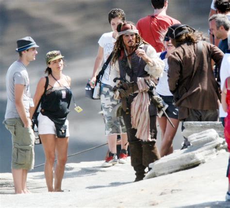 Jack Is Back In Potc4 Captain Jack Sparrow Photo 14240919 Fanpop