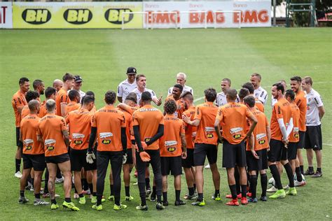Com Presença De Réver Vagner Mancini Comanda Treino Tático Clube