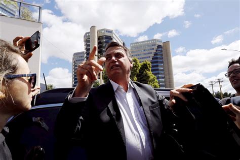 Bolsonaro Fica Proibido De Ter Contato Com Outros Investigados Como