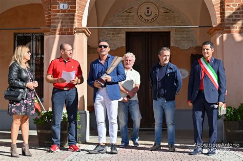 Una Giornata Rosso Fuoco Con Le Ferrari A Castelnuovo Belbo Le Foto