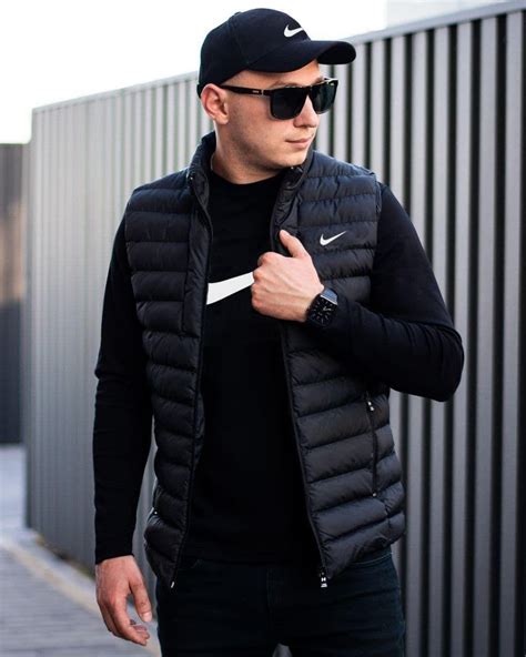 Мужская Стеганая Желетка Nike в Черном Цвете | Желет Найк Черная (ocn ...