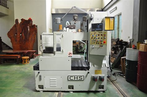 優銓中古機器買賣 專營歐美日進口各式車床 銑床 搪床 平面磨床 滾齒機 齒輪研磨機 牛頭磨床 羅大立磨床 CNC車銑床 臥式切削中心機 龍門