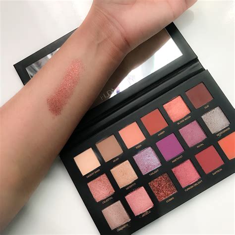 Review Huda Beauty Desert Dusk Eyeshadow Palette