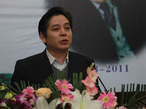 武汉市文联党组书记陈汉桥张培刚发展经济学华中科技大学新浪财经新浪网