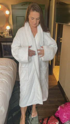Would You Come To Bed With Me And Explore My Body Scrolller