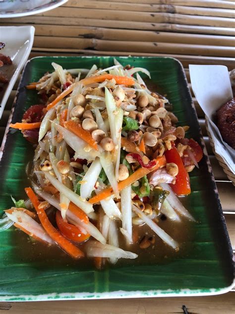 ส้มตำไทย ร้าน เจ๊เล็กส้มตำ ห้วยมะหาดเมาเทนวิว วัดเขาภูดร