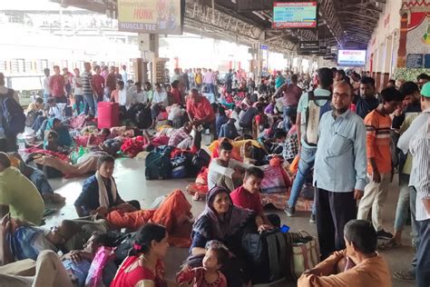 अग्निपथ पर बवाल से रेल यात्री परेशान विभिन्न स्टेशनों पर फंसे हजारों