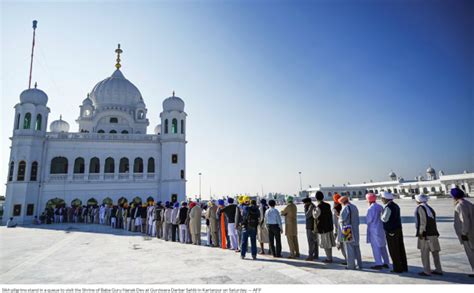 In Pictures Pakistan Welcomes Scores Of Sikh Pilgrims To Gurdwara