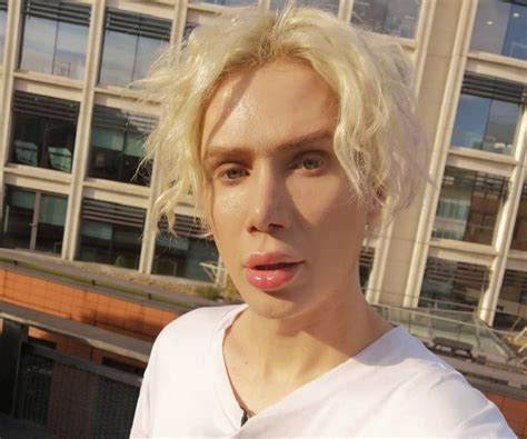 Oli London Identifies As A Non Binary Korean And Neti