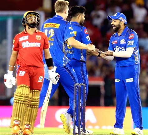 Prabhsimran Singh Started Walking Off Despite Umpire Not Lifting His Finger