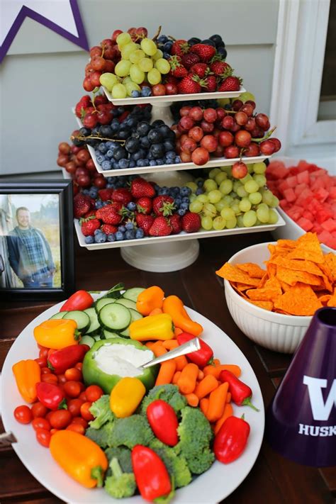 Uw Graduation Party Food Table Purple And Gold Party Use A Pepper To