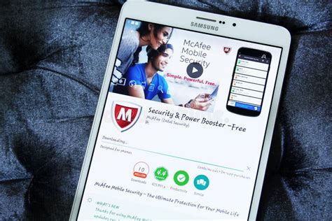 Mcafee Mobile Antivirus App Editorial Image Image Of Play Downloading 88837520