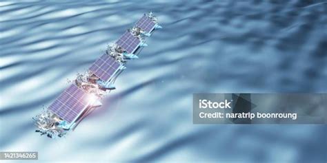 패들 휠 태양 전지 양식 연못에서 물을 회전시키는 데 사용되는 물 터빈은 산소 3d 렌더링을 추가하기위한 기포를 만듭니다 에너지 전환에 대한 스톡 사진 및 기타 이미지