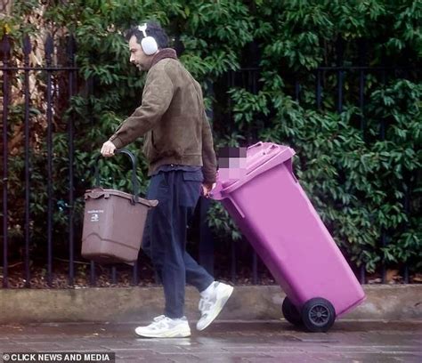 Poldarks Aidan Turner Shows His Domestic Side By Taking Out The Bins