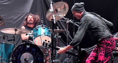 Watch Surviving Members Of Nirvana Reunite During Foo Fighters Encore Maxim