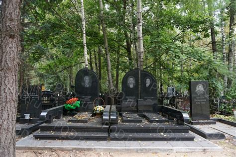 Изготовление и установка памятников в Москве — фото и цены