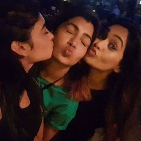 Kumkum Bhagyas Prachi Aka Mugdha Chaphekar Turns Nostalgic With Some