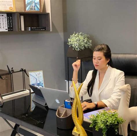 ស្ត្រីជំនួញឈ្មោះ ពេជ្រ ស្រីមុំ ត្រូវតុលាការសម្រេចឃុំខ្លួន ដាក់ពន្ធនាគារ