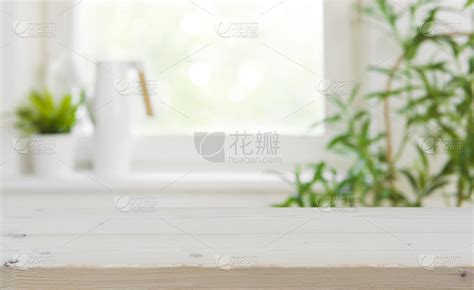 留白 木制 背景 窗户 桌子 厨房 在上面 运动模糊 光 明亮图片 厨房图片素材 花瓣网