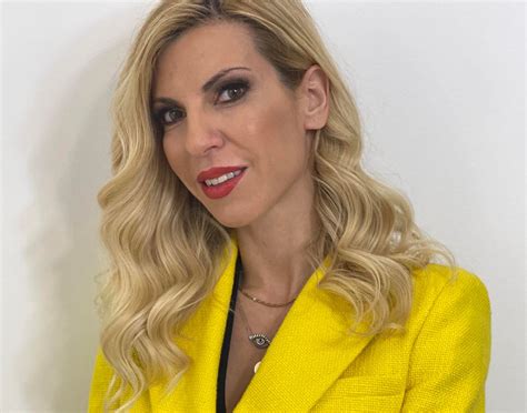 ΣΟΦΙΑ ΠΟΛΥΖΩΓΟΠΟΥΛΟΥ ΑΥΤΗ ΕΙΝΑΙ Η ΚΑΛΛΟΝΗ ΣΥΖΥΓΟΣ ΤΟΥ ΛΥΤΡΑ ΠΟΥ ΠΗΓΕ ΑΙΜΟΦΥΡΤΗ ΣΤΟ ΝΟΣΟΚΟΜΕΙΟ