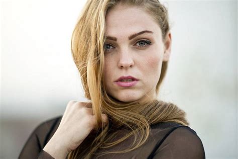 Selling Nudes On Snapchat How It Can Boost Your Income