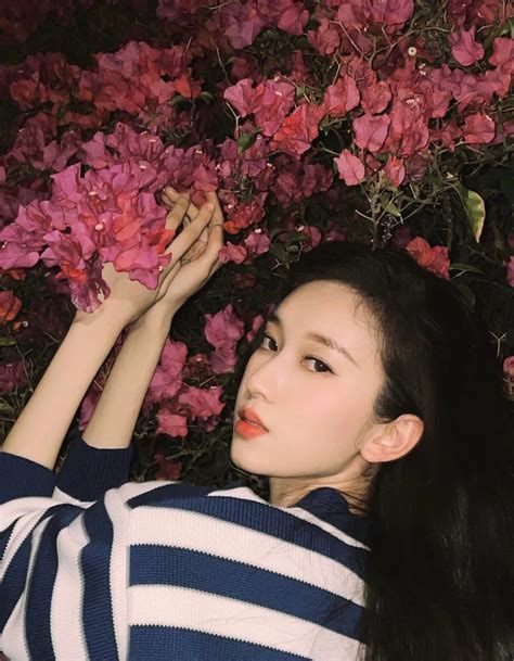 4 6 Atlas Fan Chengcheng Di Lieba Liu Lingzi Zhang Ruoyun Chen Linong Zhang Jie Yu Wenwen Zhao