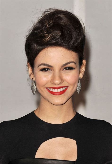 Victoria Justice Scrolller