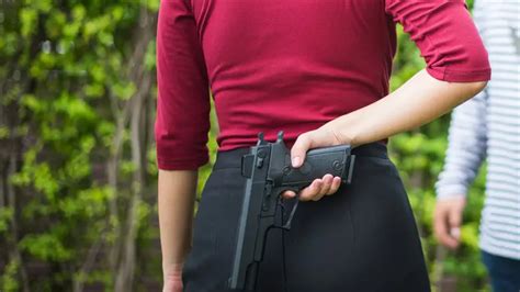 258 נשים מיוש הוציאו רישיון לנשק מאז פרוץ המלחמה ערוץ 7