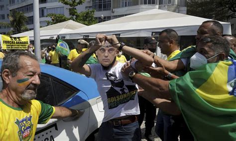 Bolsonaro ataca Alexandre de Moraes e diz que não cumprirá decisões do ministro do Supremo