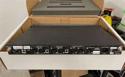 Telex Btr 800 F3 Uhf Synthesized Wireless Intercom 2ch Base Station