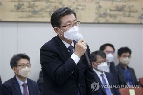 답변하는 임홍재 국민대 총장 네이트 뉴스