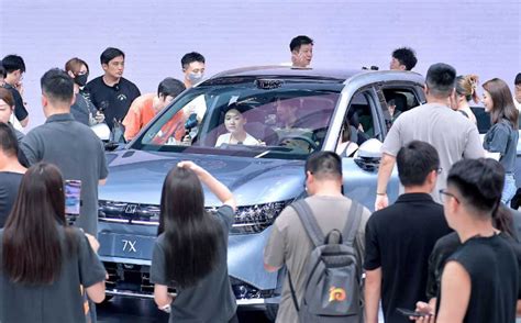 极氪 7x 亮相成都车展空气悬架 230 毫米高离地，越野能力超群车家号发现车生活汽车之家