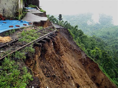 Darjeeling Landslide Due To Poor Roads Expert