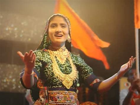 Pm Modi Shares Ram Bhajan Sung By Geetaben Rabari Ahead Of Pran
