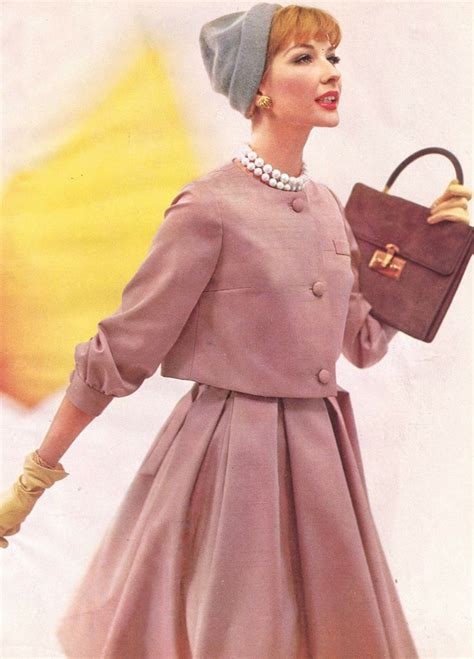 بالصور جولة فى أزياء الستينيات زمن الموضة الجميل اليوم السابع