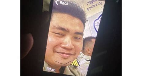 ផ្ទុះអាវុធជាច្រើនគ្រាប់ ក្នុងករណីបង្ក្រាបគ្រឿងញៀន បណ្តាលឱ្យស្លាប់មន្ត្រីនគរបាលម្នាក់ Cnc News