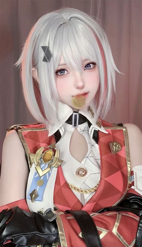 Pin By Ireneo On Cosplayer Trending Cosplay Woman Anime Cosplay