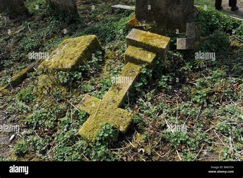 Leaning Headstones In Ludlow Cemetery Shropshire England UK Stock Photo