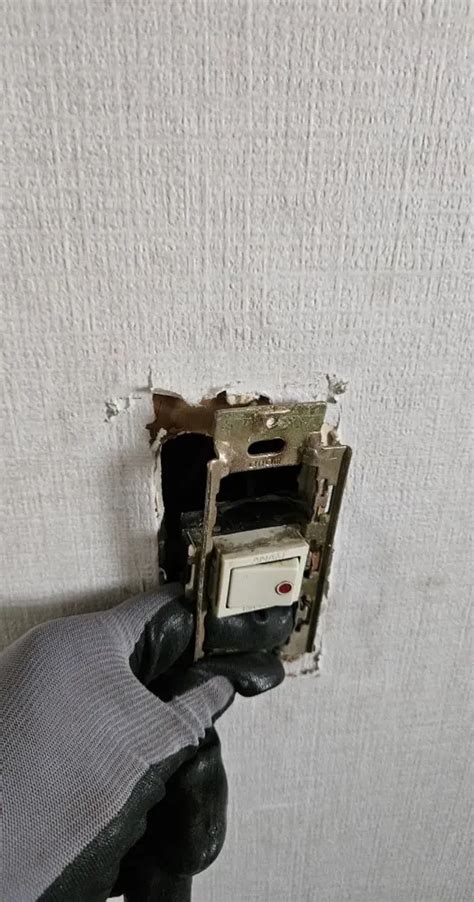 1구 스위치를 교체하려는데 선이 너무 짧아요 숨고 숨은고수