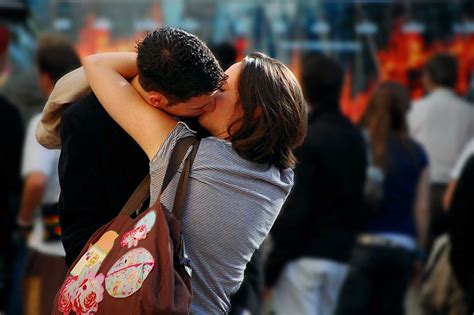 Love Kiss Hd Wallpapers Wallpaper Cave