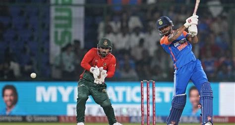 বাংলাদেশের বিপক্ষে ভারতের বিশাল সংগ্রহ